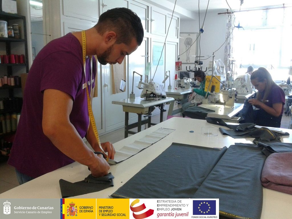 Confección de prendas y montaje y acabado de falda – PFAE GJ «El Taller ...